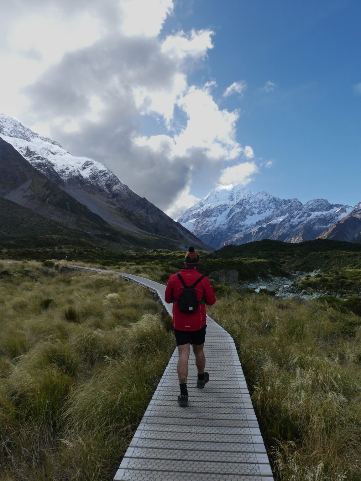 Sealy Tarns vs Hooker Valley Track- Which is the Best Day Hike in New ...